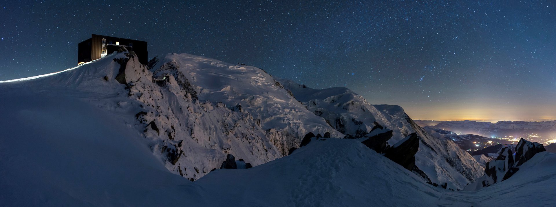 Vallee Blanche with overnight at the Cosmiques hut | Chamonix Guides